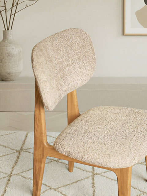 Dining chair of solid wood oak natural boucle Mevis – Avaredo